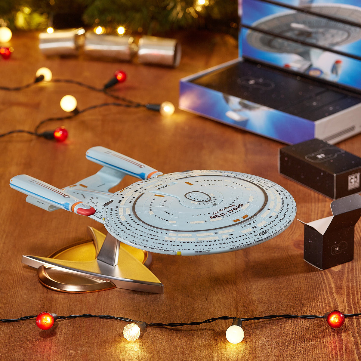 Countdown Character Assembly Kit: Star Trek USS-Enterprise NCC-1701-D ...